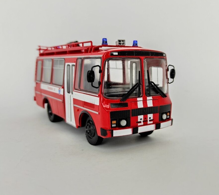 1:43 PAZ 3205 32051 3206 4x4 AG-12 Feuerwer russischer Landbus Modimio ...