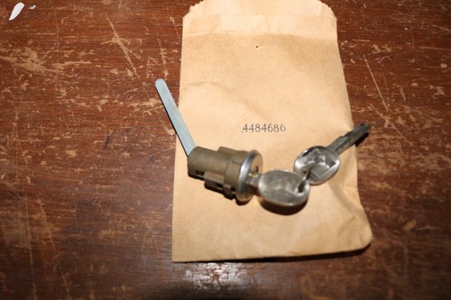NOS vintage 60s 70s genuine AMC trunk lock cylinder with 2 keys 4484686 ...