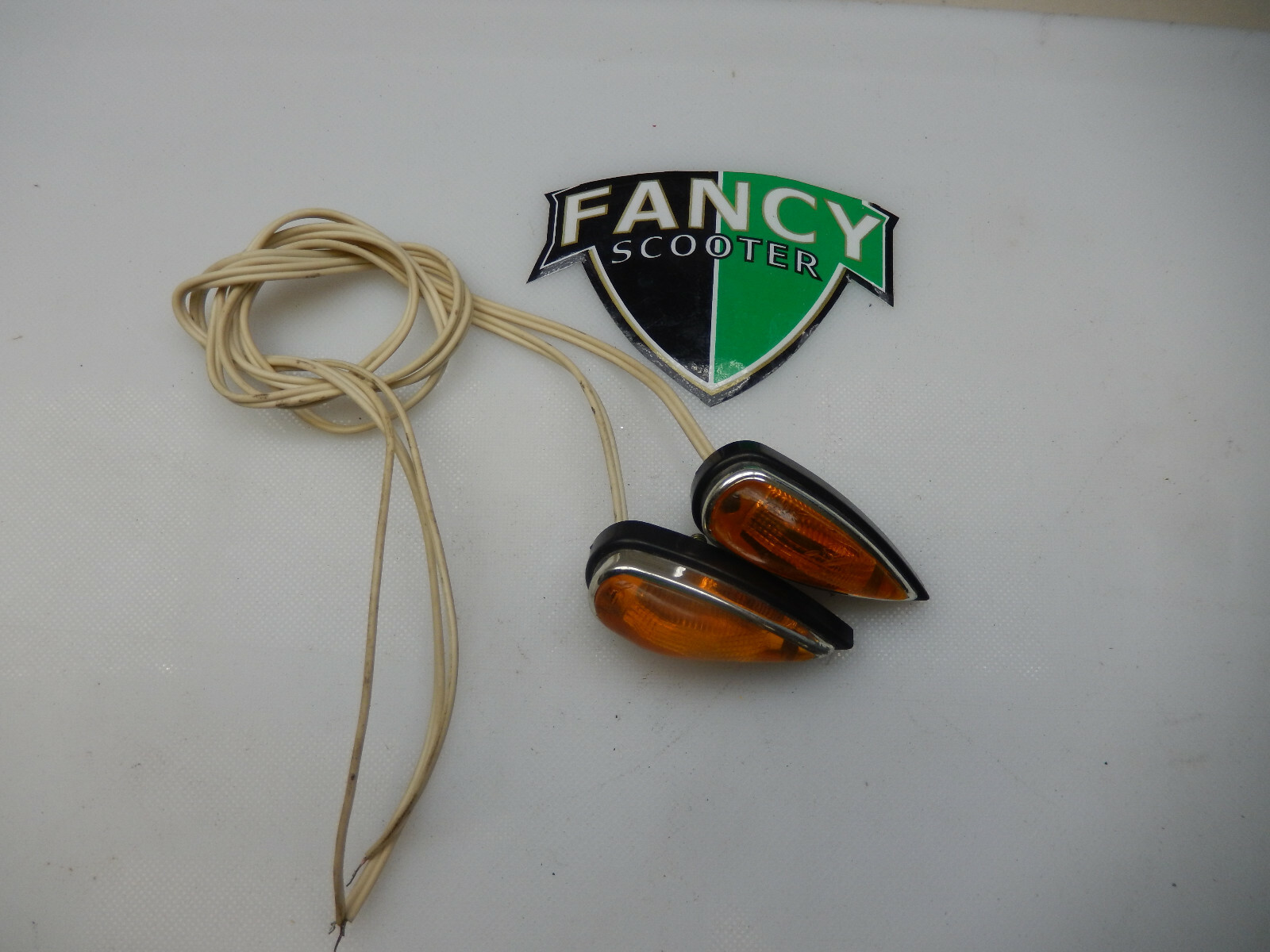 2 OF 24V TEAR DROP TURN SIGNAL WITH 2 WIRES IN ORANGE COLOR PART13135 ...