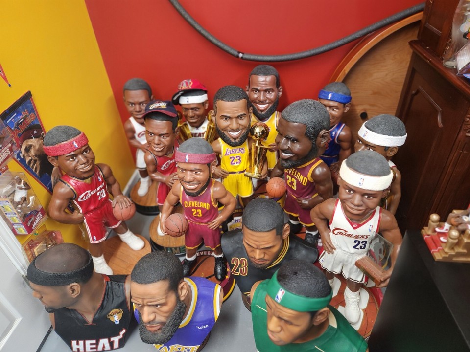 Lebron James 3 Foot 36 Inch 36" Lakers Bobblehead | eBay