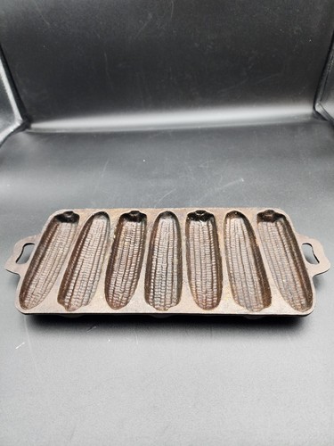 VTG 7S Y Cast Iron Corn Bread Baking 7 Slot Pan Mold Kitchen Baking ...