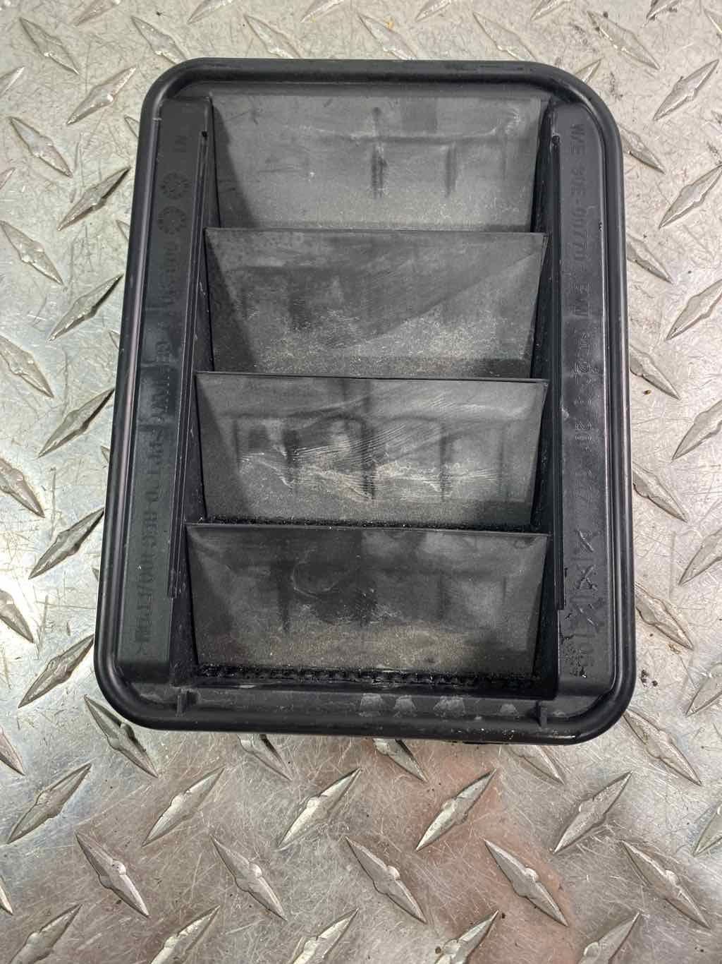 15-19 MINI COOPER F60 QUARTER PANEL PRESSURE AIR VENT GRILLE ...