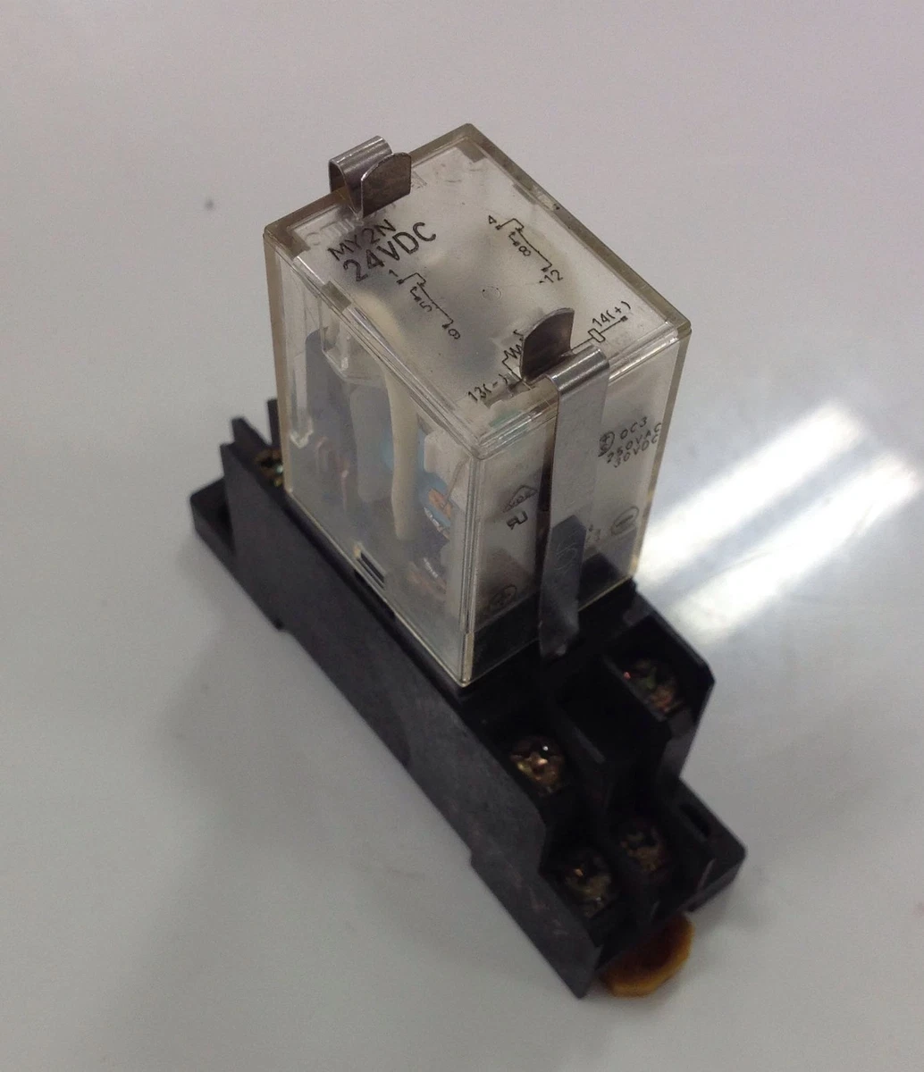 Lot Of Omron MY2N-D2 Relays W/ Socket 24 VDC T173519, 40% OFF