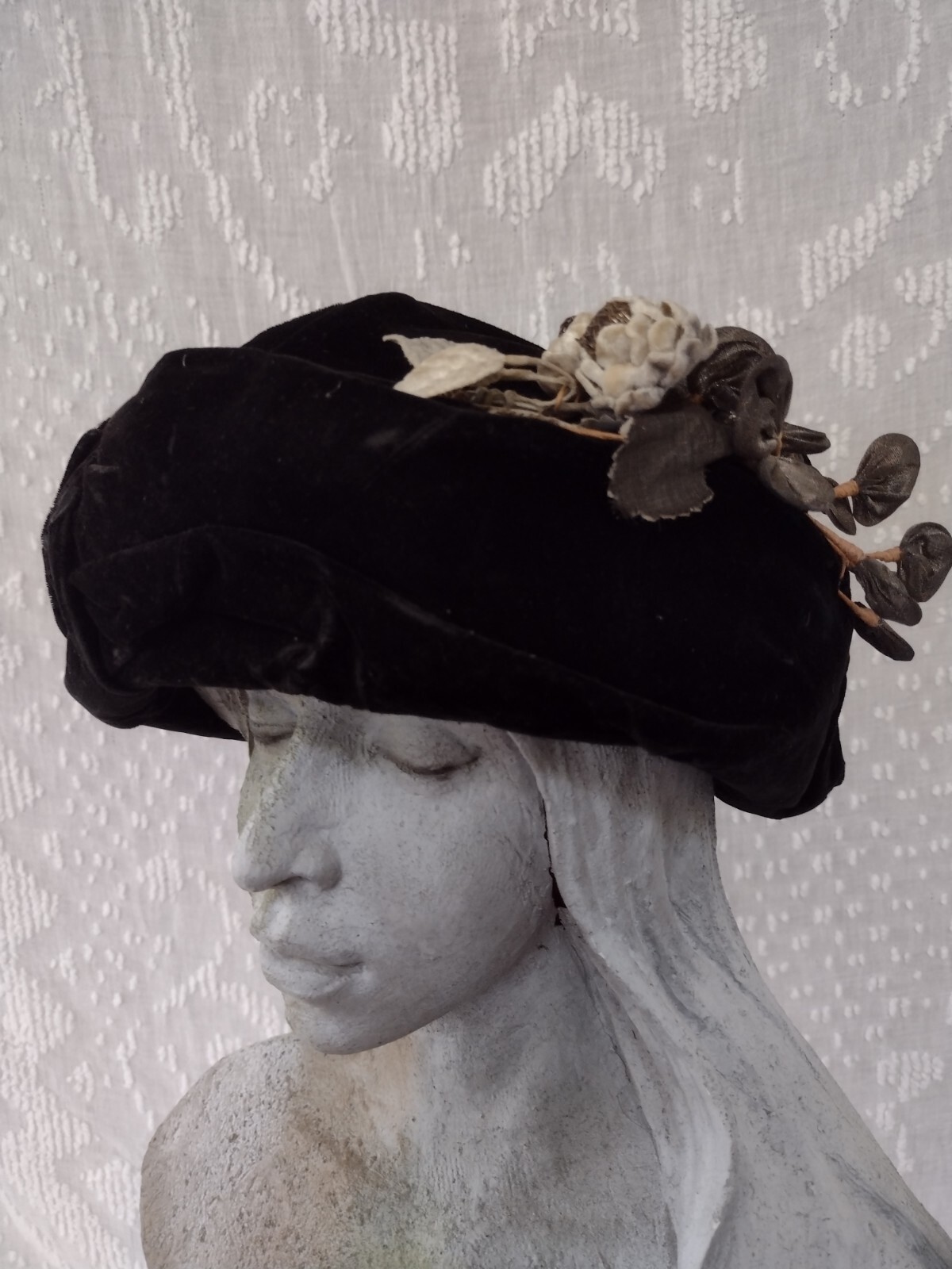 Antique Black Velvet Victorian/Edwardian Hat - Gem