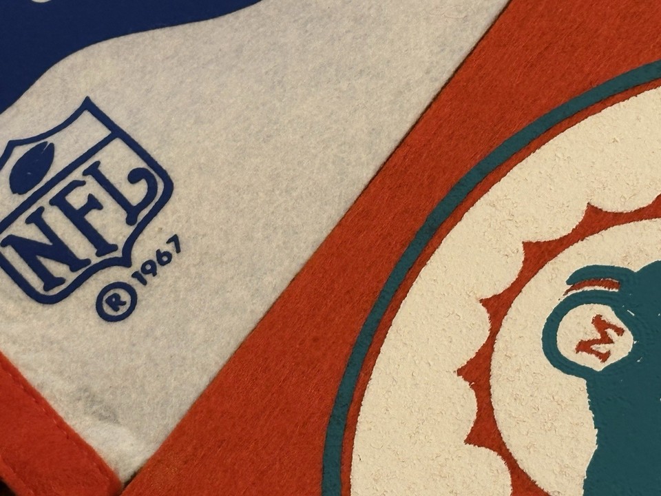 Lot of 7 original AFL Football pennants, vintage 1967, Jets, Chargers ...