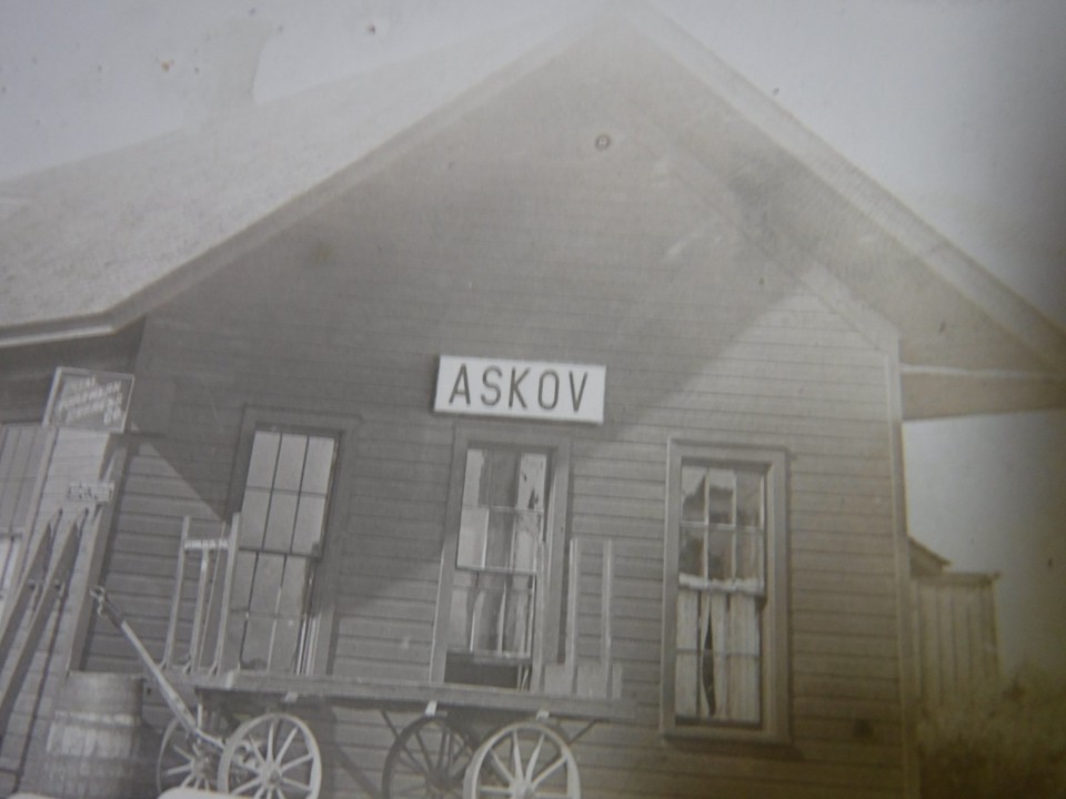 RPPC ANTIQUE POSTCARD RAILROAD DEPOT ASKOV MINNESOTA PINE COUNTY POP ...
