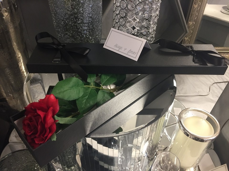 Red Rose, Single Stem in Silk Lined Black Presentation Gift Box ...