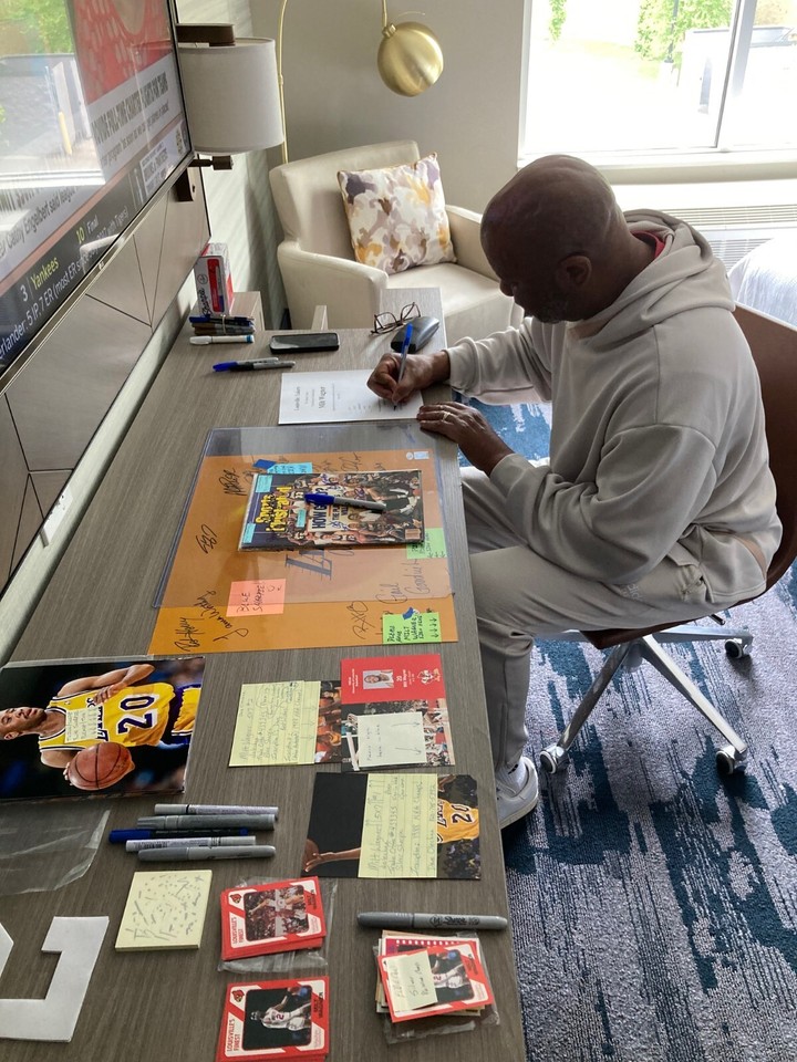 Lakers Milt Wagner signed Jersey 88 NBA Champs inscription W/COA | eBay