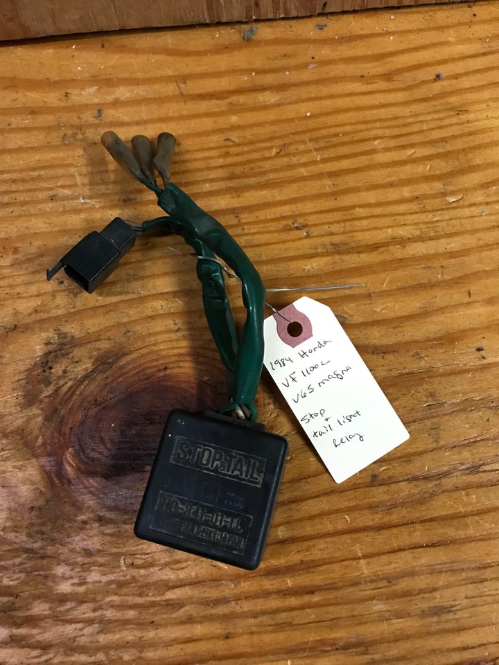 1984 HONDA VF1100C Magna V65 original STOP & TAIL light relay unit ...