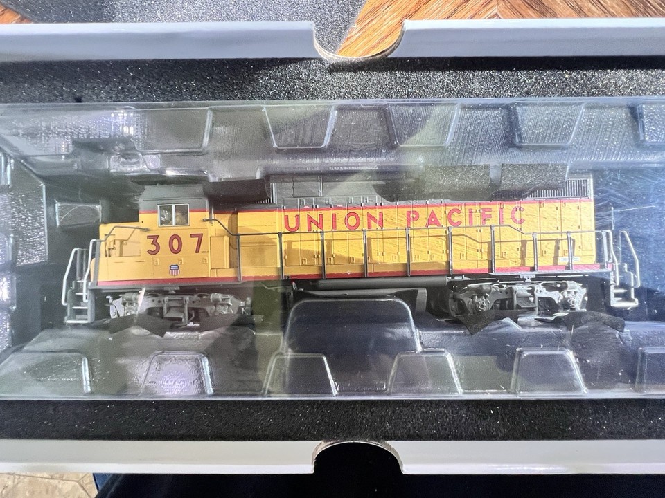 MTH Union Pacific 307 GP38-2 DCC Sound Proto sound 3 HO locomotive | eBay