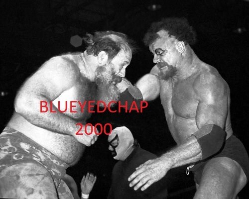 BUGSY McGRAW VS MISSING LINK DEWEY ROBERTSON WRESTLER 8 X 10 WRESTLING ...
