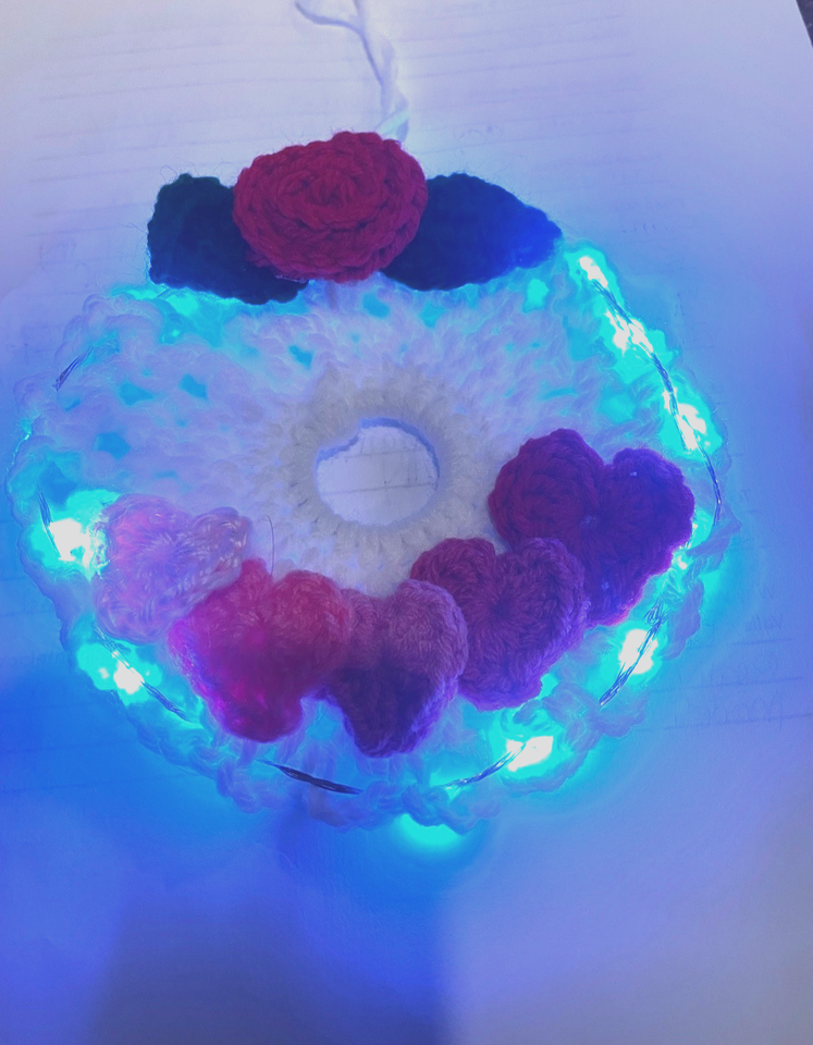 light up Valentines wreath, 6 inches, White, Pink, Red, and green, with ...