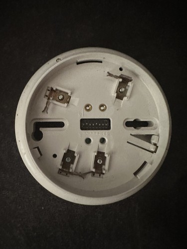 Simplex 4098-9792 SSD Analog Photoelectric Smoke Detector Base (USED ...