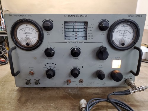 AUL Instruments R.F. Signal Generator model 6202A TS-510C/U with ...
