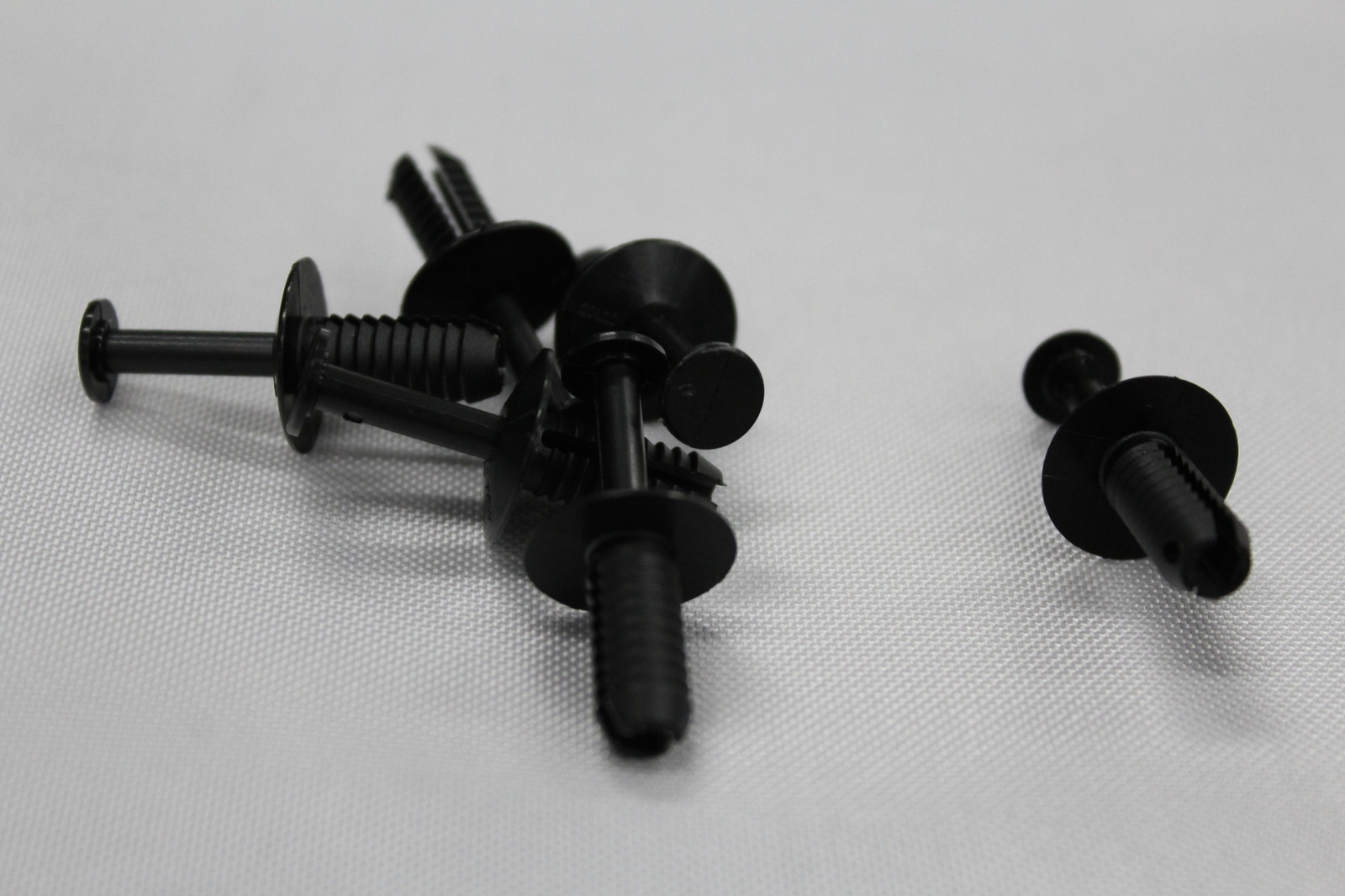 NEW Genuine Smart Fortwo (451) Body Panel Plastic Rivets X6 ...