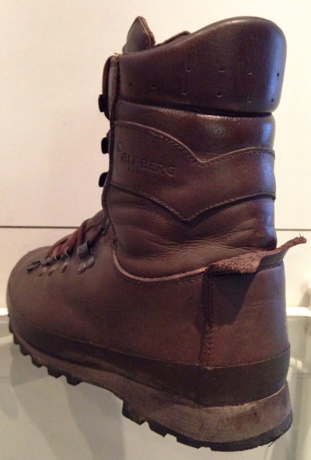 Altberg Defender Brown MTP Army Issue Vibram Sole Male Combat Boots 8M ...