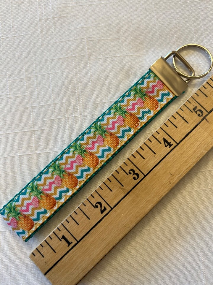 PINEAPPLE PRINT RIBBON KEY CHAIN WRISTLET KEY FOB, GREEN CHEVRON WRIST ...