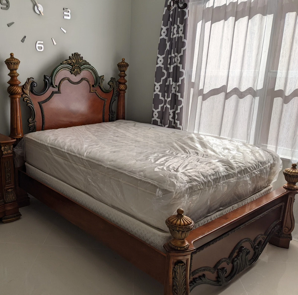 Pulaski Royale Dining Room Set