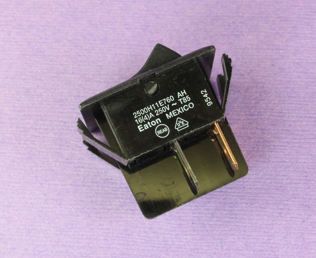 Eaton 2500 Series High Inrush 22a 2pst Rocker Switch 2500H11E760 for ...