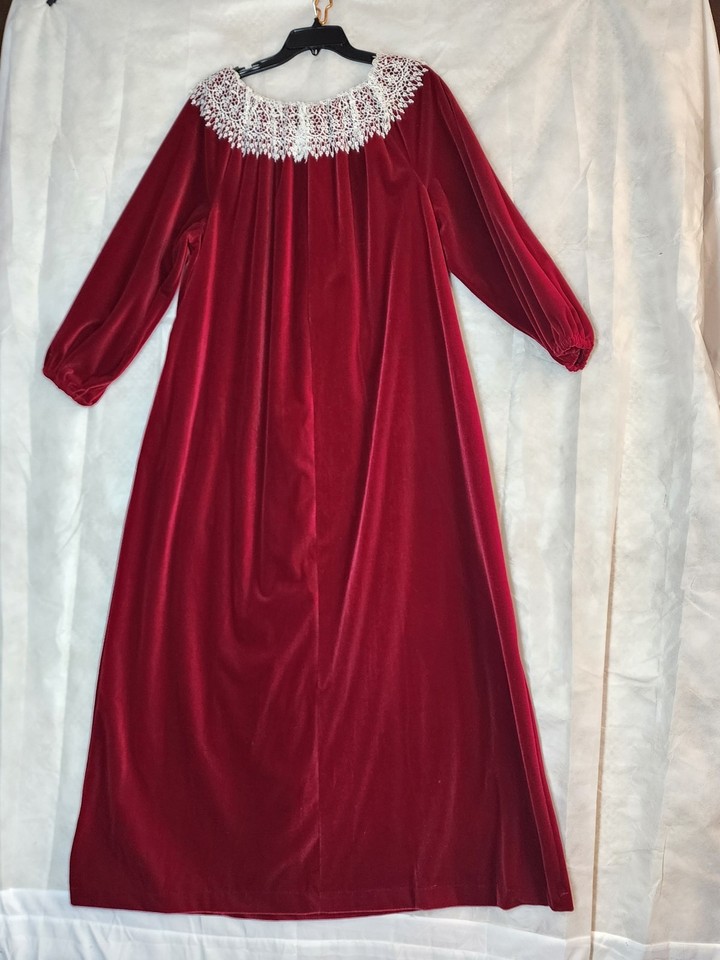 Vintage Keyloun Caftan Womens OSFA Red Veleveteen With Lace Collar Full ...