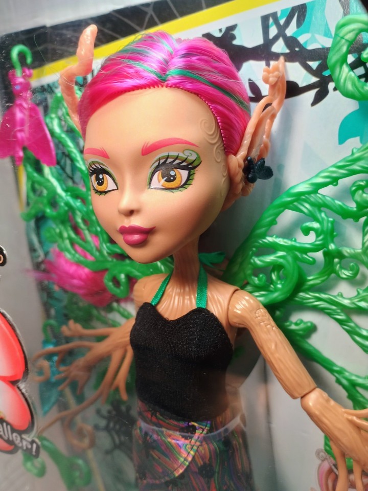 Monster High Garden Ghouls Treesa Thornwillow Growing Tree Nymph Doll ...