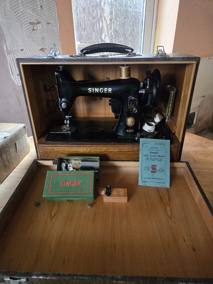Singer 99K Sewing Machine – Made in Scotland – Complete Portable Set ...