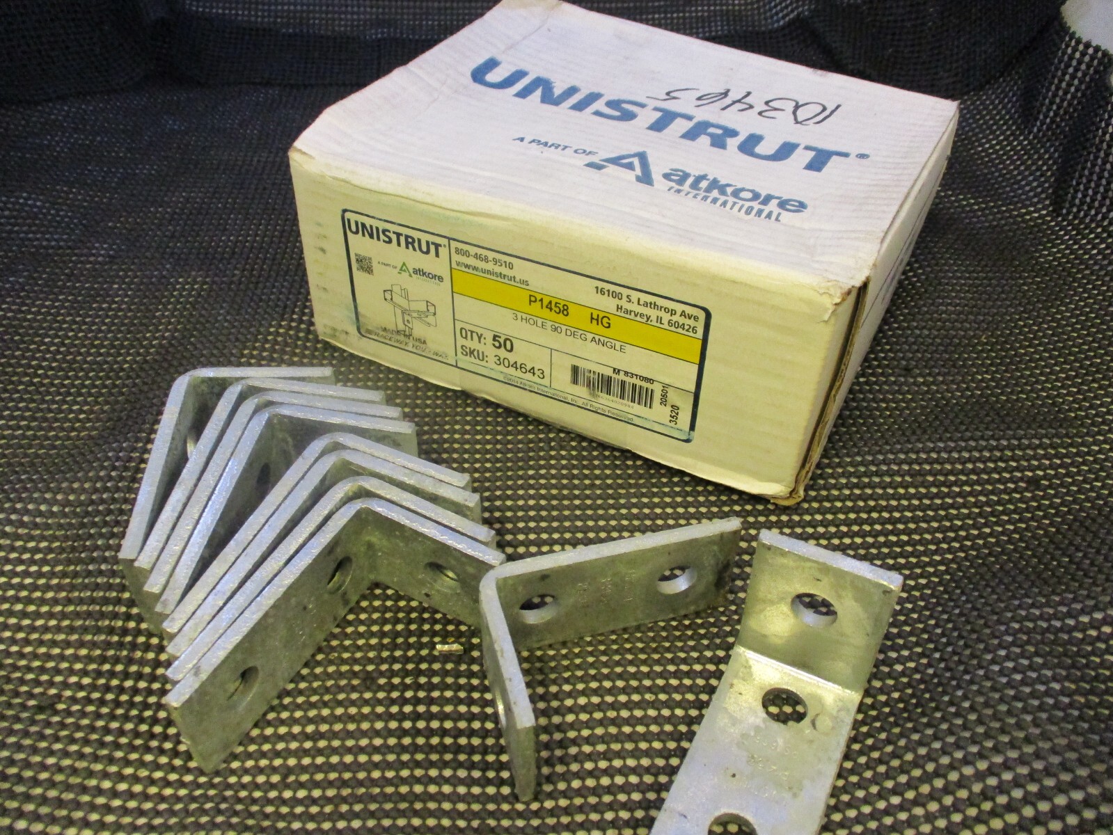 LOT OF 10 UNISTRUT P1458 HG HOT DIPPED GALVANIZED 3 HOLE 90 DEGREE ...