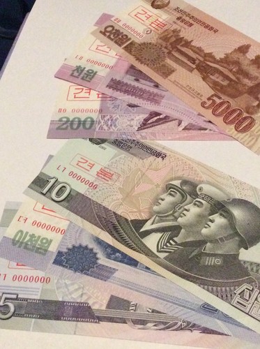 UNCIRCULATED UNKNOWN BANKNOTES lot of 6, matching low serial numbers | eBay