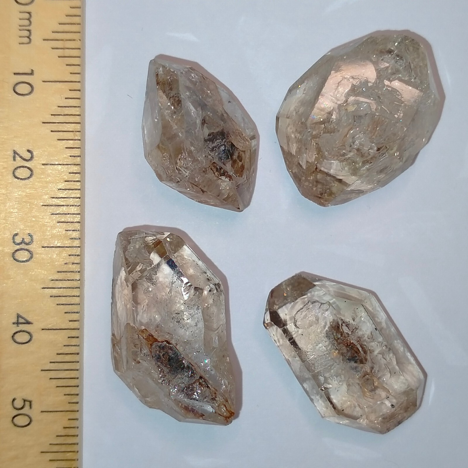 Fluorescent Petroleum Diamond Quartz loose glowing crystals bundle 4pcs ...