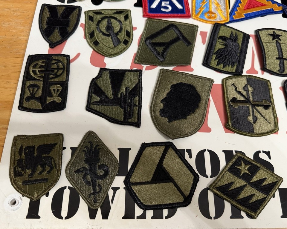 MILITARY GI PATCH LOT OF 42, VARIETY, WHAT YOU SEE IN THE PICS IS WHAT ...