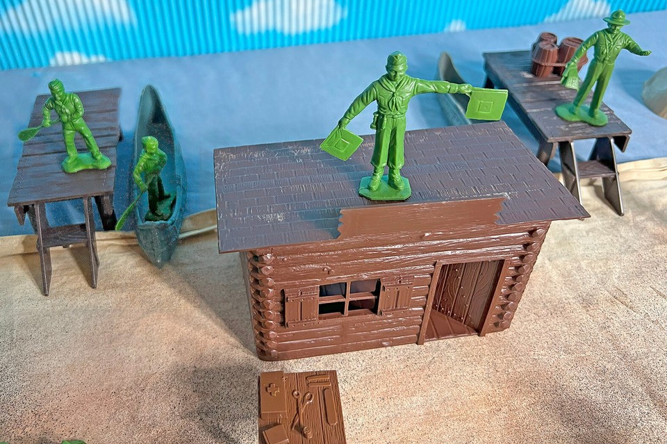 Deluxe Marx Recast Boy's Camp Playset - 54mm Soldiers - elements made ...