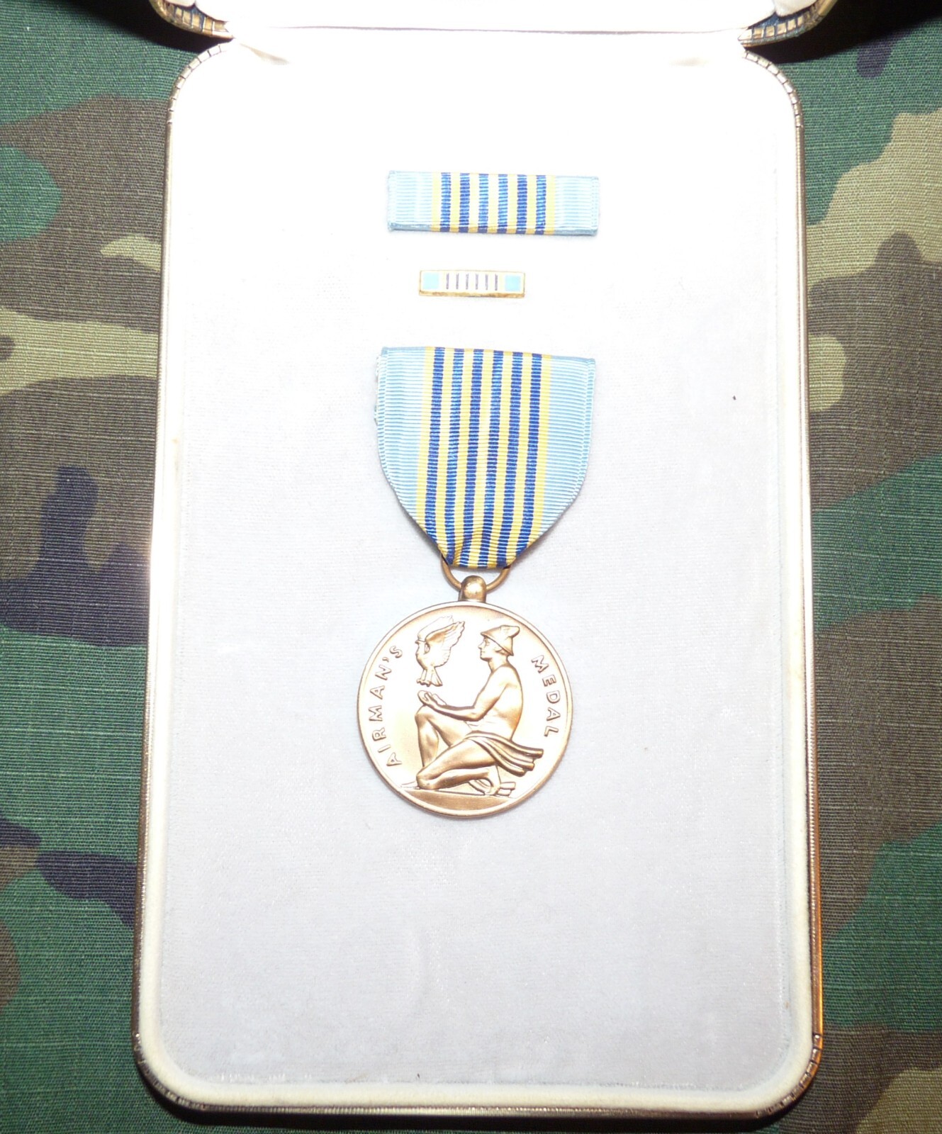 Original USAF Full-Sized US Air Force Airman's Medal Set (3 Pc) in Case ...