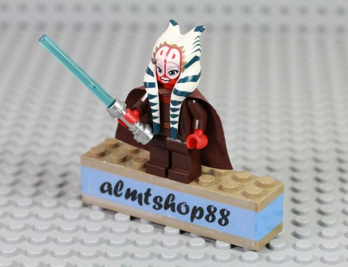 LEGO Star Wars - Jedi Shaak Ti Minifigure w/ Blue Lightsaber Keychain ...