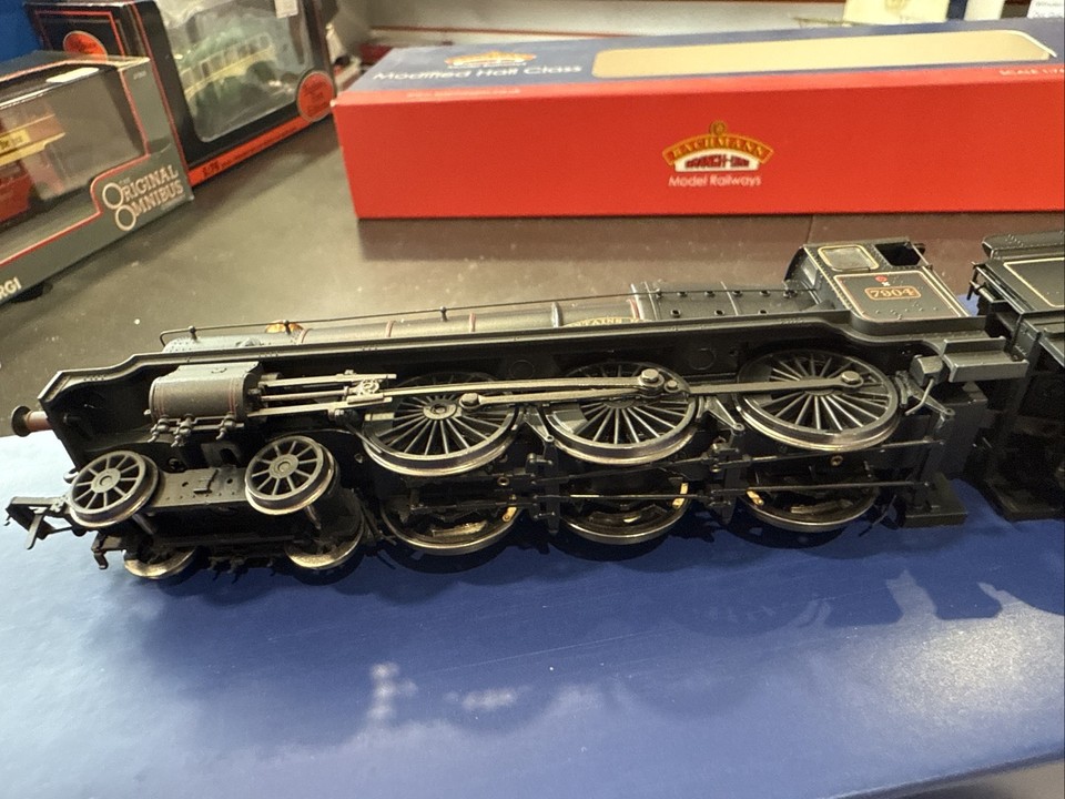 Bachmann 31-783 Modified Hall 7904 ‘FOUNTAINS HALL’ BR Black Early ...