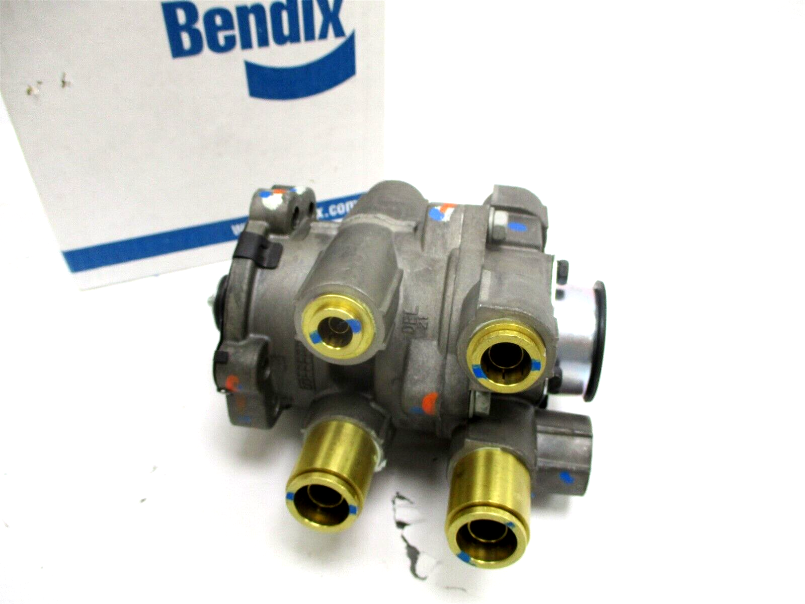2506079C91 NEW OEM INTERNATIONAL E-8P FOOT BRAKE VALVE BENDIX 800647 ...