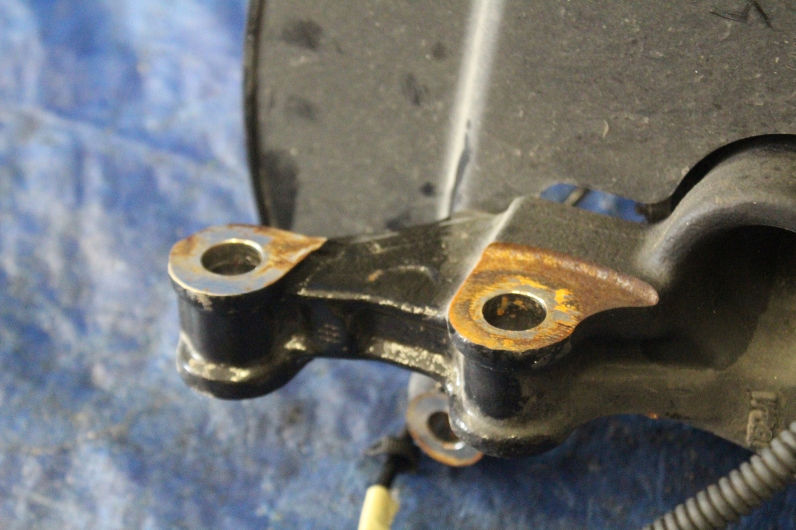 2016 16 FORD MUSTANG GT OEM FACTORY LH FRONT SPINDLE HUB ASSEMBLY 5.0L ...