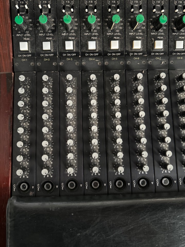 Yamaha PM2000 - 1970's Rosewood 32x8 Recording and Mixing Console | eBay