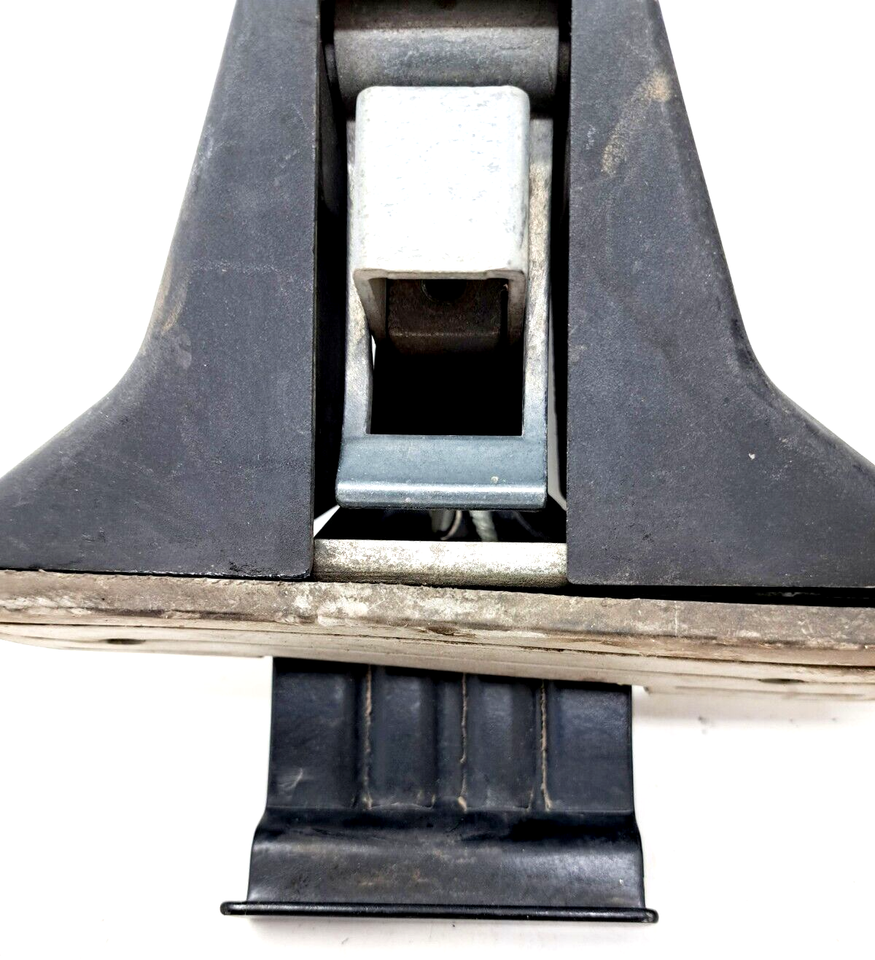 YAKIMA SST MK2 ROOF RACK TOWERS for Round Bars Y23 Roof Grips Above ...