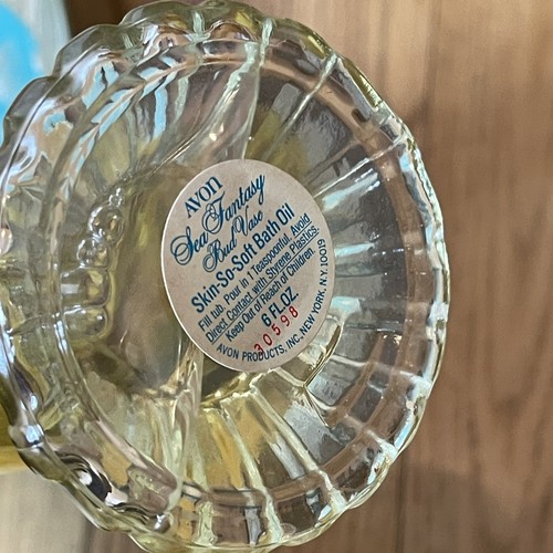 Vintage Avon SEA FANTASY BUD VASE Skin So Soft Bath Oil Clear Glass ...