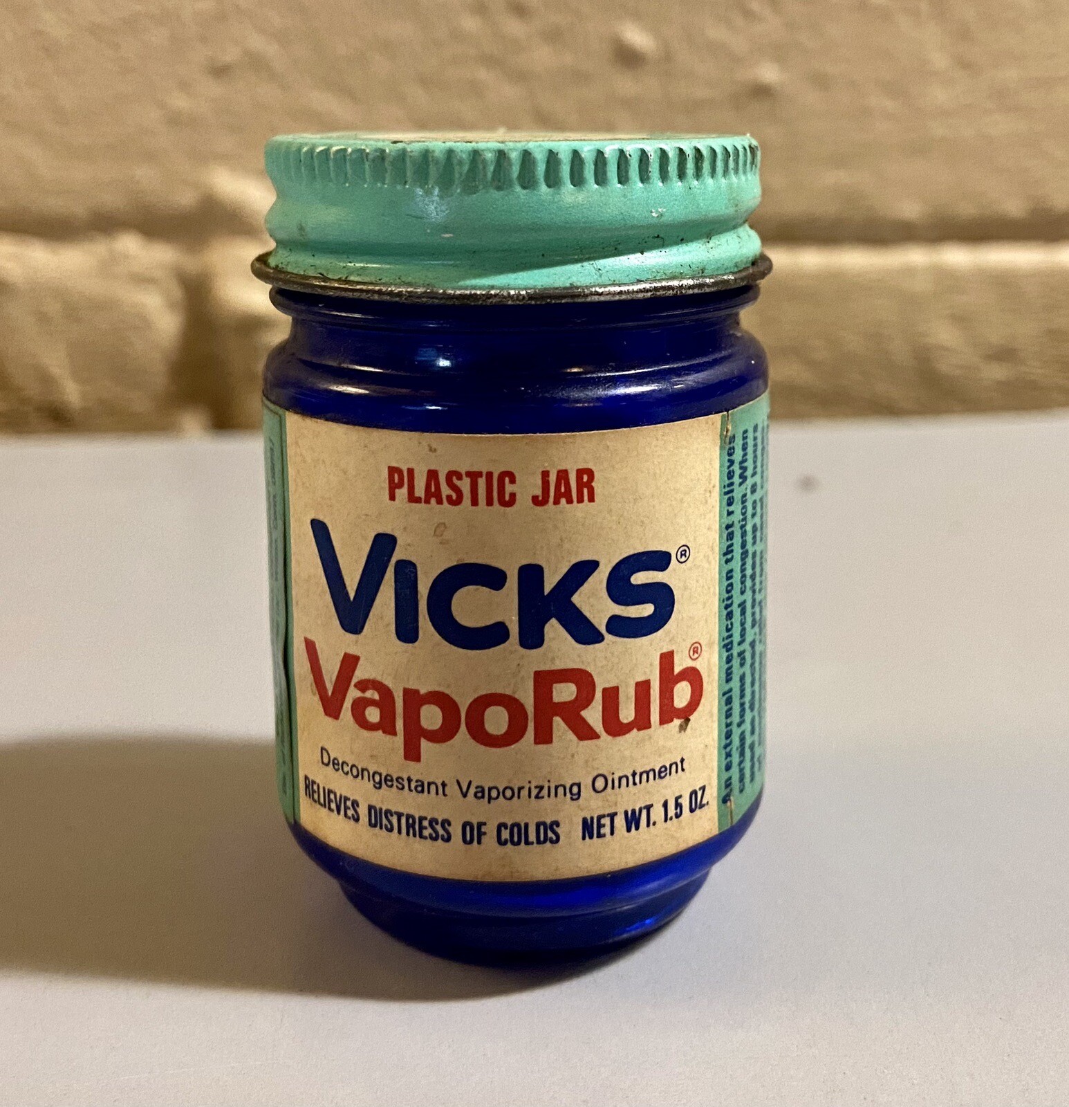 Vintage Vicks VapoRub 1.5 oz. Cobalt Blue Plastic Jar with Metal Lid | eBay