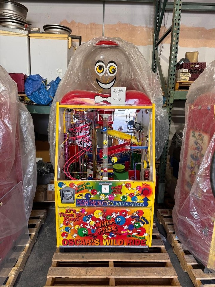 11 Used Oscar Wild Ride Gumball Vending Machines | eBay