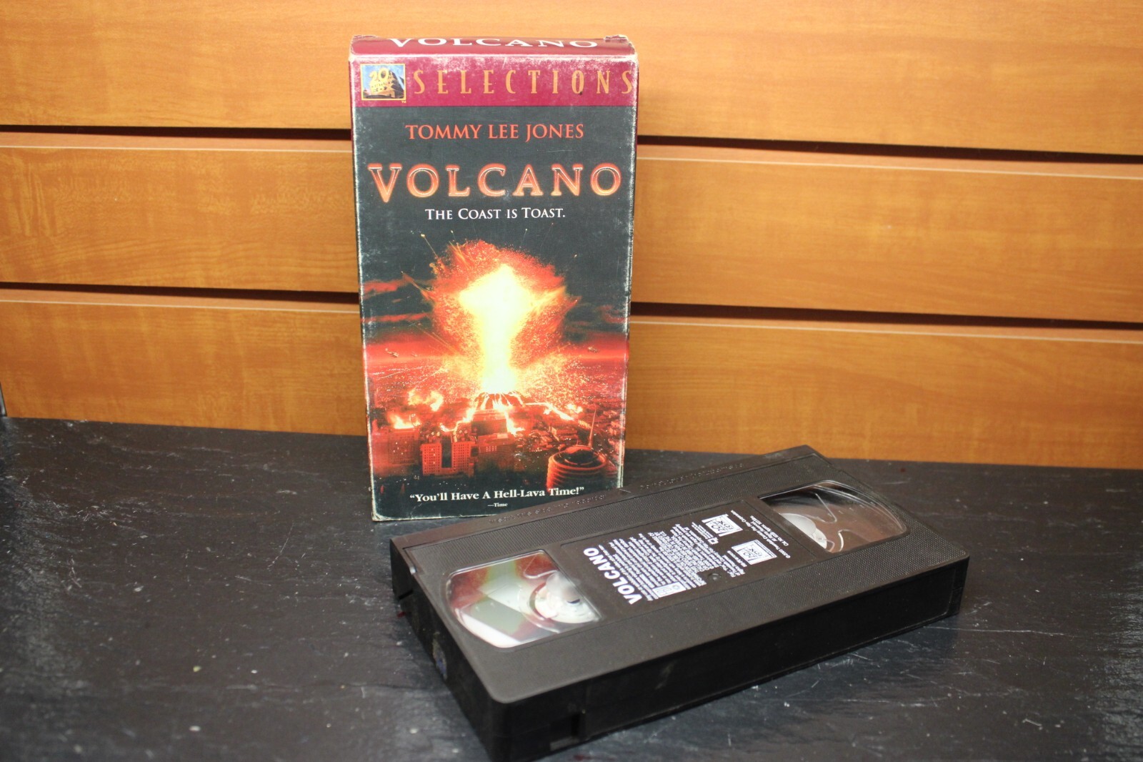 VHS "Volcano" (2000) Tommy Lee Jones Anne Heche 86162603938 | eBay
