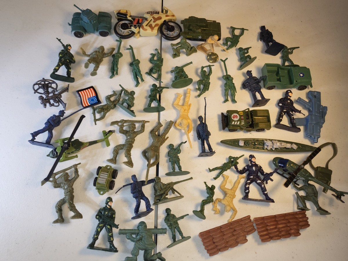 Vintage Army Men 90+ Vintage Army Men Plastic Stock Photos, Pictures