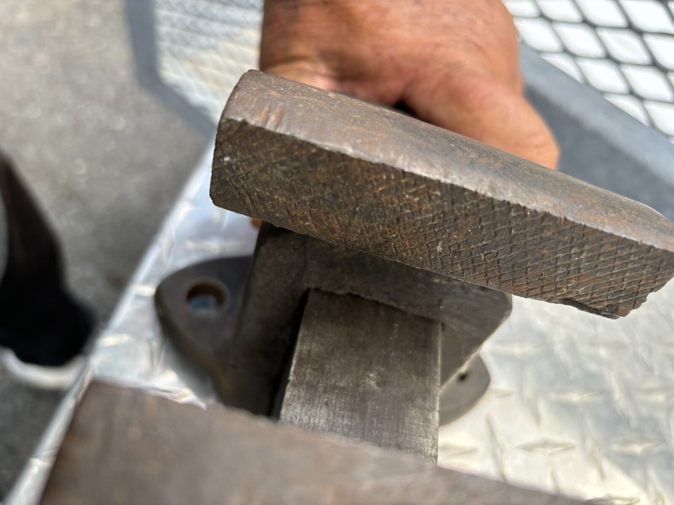 NICE Rare MONARCH #213 Lions Head Vise 3.5" Jaw Antique Fixed Base ...