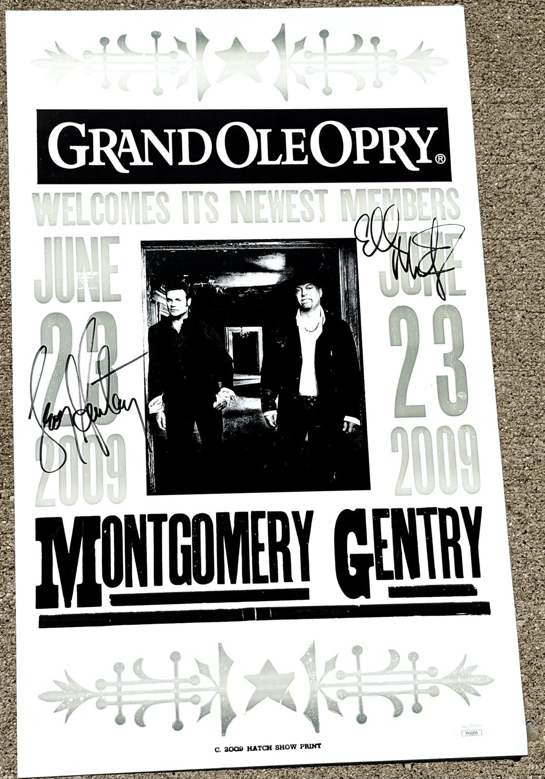 MONTGOMERY GENTRY SIGNED Poster JSA LETTER OF AUTHENTICITY Grand Ole Opry