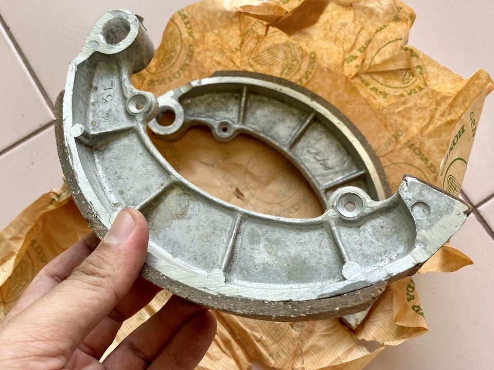 NOS HONDA CB72 CB77 CB92 CL72 CL77 CP77 FRONT BRAKE SHOE TAIWAN PN ...