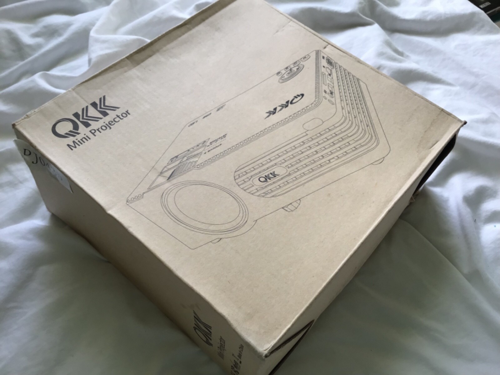 QKK AK-81 4500 Lumens Mini Projector with Projection Screen for sale ...