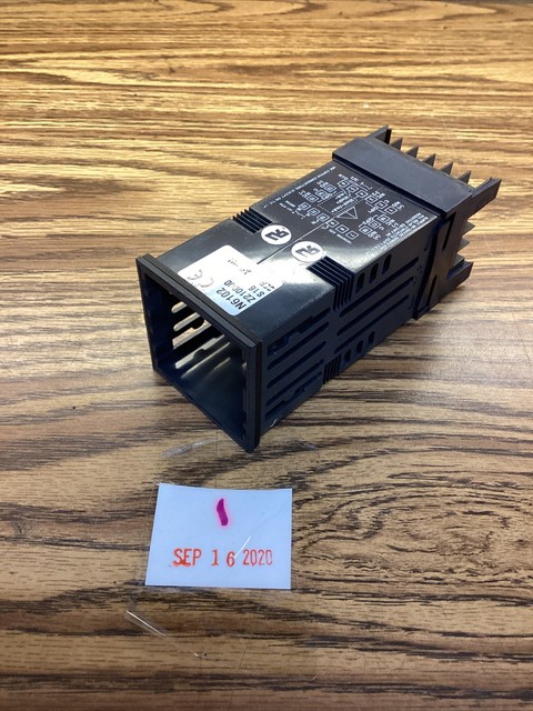 PARTLOW N6102 TEMPERATURE CONTROLLER N6102-Z2100M0P2 1160 11601100AA ...