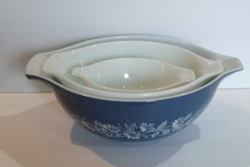 Vintage PYREX Blue Colonial Mist Mixing Bowl Set Of 3 Cinderella Pour ...