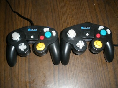 LOT OF 2 AT PLAY ACCESSORIES NINTENDO OFF BRAND GAMECUBE CONTROLLERS ...